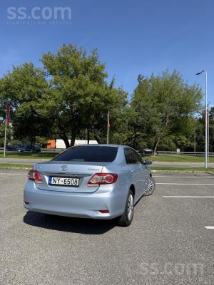 Zils Toyota Corolla 2012 Rīga, ar dzinēja tilpumu 1.40 L un nobraukumu 394 tūkst. km par 4700 €, foto 5 vietnē AUTOMOTO.COM.LV
