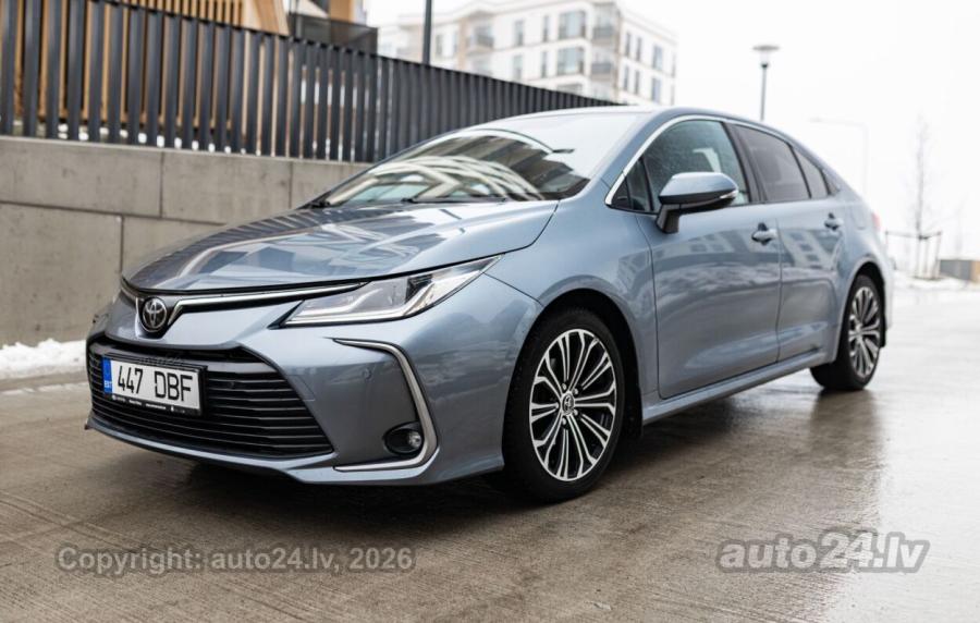 Zils Toyota Corolla 2019 Tallina, ar dzinēja tilpumu 1.60 L un nobraukumu 113 tūkst. km par 15990 €, foto 3 vietnē AUTOMOTO.COM.LV