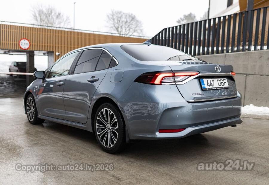 Zils Toyota Corolla 2019 Tallina, ar dzinēja tilpumu 1.60 L un nobraukumu 113 tūkst. km par 15990 €, foto 4 vietnē AUTOMOTO.COM.LV