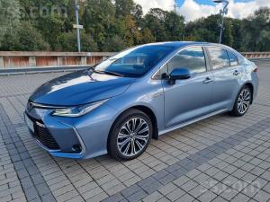 Blue Toyota Corolla 2019 in Riga, with an engine capacity of 1.80 L and mileage of 120 thousand km for 17490 €, photo  on AUTOMOTO.COM.LV
