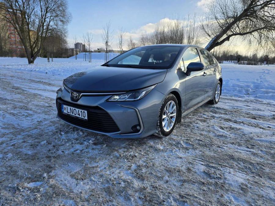 Blue Toyota Corolla 2020 in Panevezys, with an engine capacity of 1.60 L and mileage of 150 thousand km for 13450 €, photo 9 on AUTOMOTO.COM.LV