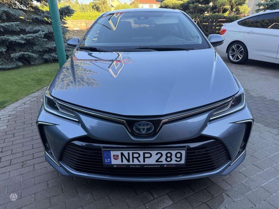 Zils Toyota Corolla 2020 Marijampole, ar dzinēja tilpumu 1.80 L un nobraukumu 92 tūkst. km par 14900 €, foto 3 vietnē AUTOMOTO.COM.LV