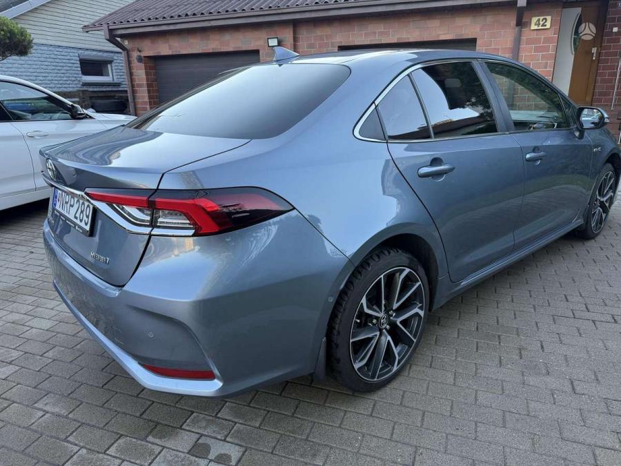Zils Toyota Corolla 2020 Marijampole, ar dzinēja tilpumu 1.80 L un nobraukumu 92 tūkst. km par 14900 €, foto 5 vietnē AUTOMOTO.COM.LV