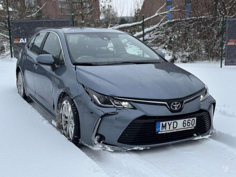 Zils Toyota Corolla 2022 Viļņa, ar dzinēja tilpumu 1.49 L un nobraukumu 67 tūkst. km par 9900 €, foto 4 vietnē AUTOMOTO.COM.LV