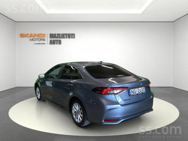 Blue Toyota Corolla 2022 in Riga, with an engine capacity of 1.50 L and mileage of 33 thousand km for 18990 €, photo 4 on AUTOMOTO.COM.LV