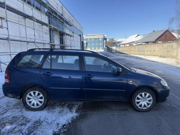 Zils Toyota Corolla 2002 Viļņa, ar dzinēja tilpumu 2.00 L un nobraukumu 267 tūkst. km par 1600 €, foto 7 vietnē AUTOMOTO.COM.LV
