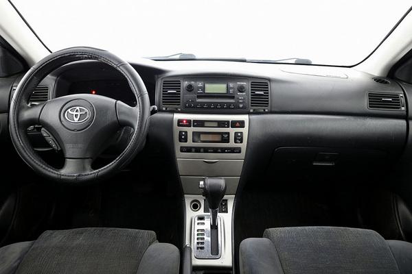 Blue Toyota Corolla 2004 in Tallinn, with an engine capacity of 1.60 L and mileage of 219 thousand km for 2299 €, photo 5 on AUTOMOTO.COM.LV