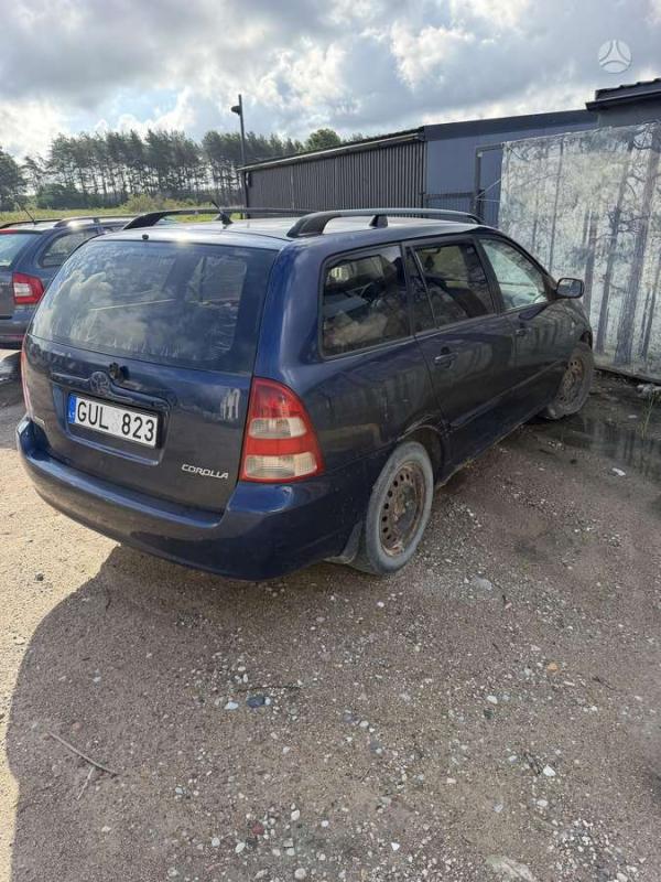 Тойота Королла 2004 в Клайпеда на AUTOMOTO.COM.LV Синий Тойота Королла 2004 в Клайпеда, объемом двигателя 2.00 л и пробегом 300 тыс. км за 390 €, фото 3 на AUTOMOTO.COM.LV