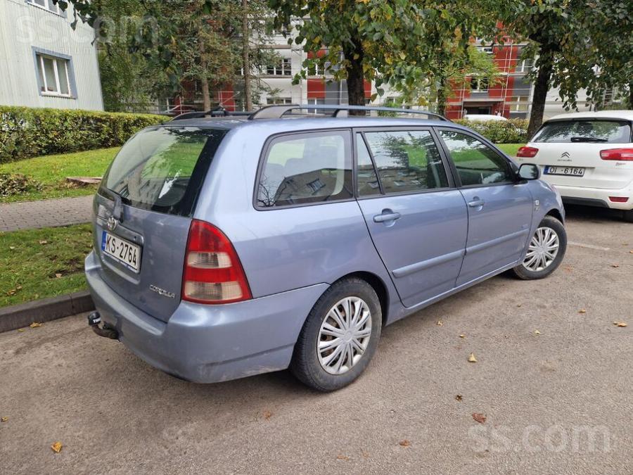 Zils Toyota Corolla 2004 Ogre, ar dzinēja tilpumu 2.00 L un nobraukumu 283 tūkst. km par 1650 €, foto 5 vietnē AUTOMOTO.COM.LV