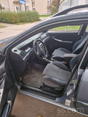 Zils Toyota Corolla 2004 Ogre, ar dzinēja tilpumu 2.00 L un nobraukumu 283 tūkst. km par 1650 €, foto 8 vietnē AUTOMOTO.COM.LV
