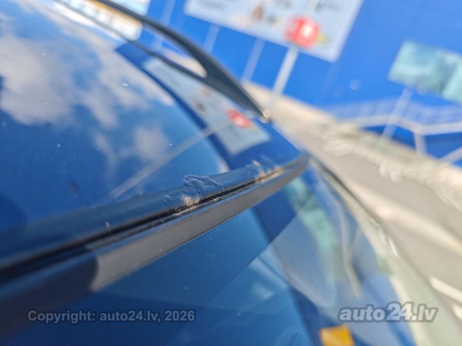 Blue Toyota Corolla 2007 in Tallinn, with an engine capacity of 1.60 L and mileage of 294 thousand km for 2600 €, photo 6 on AUTOMOTO.COM.LV