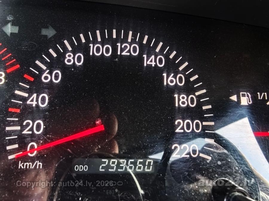 Blue Toyota Corolla 2007 in Tallinn, with an engine capacity of 1.60 L and mileage of 294 thousand km for 2600 €, photo 10 on AUTOMOTO.COM.LV