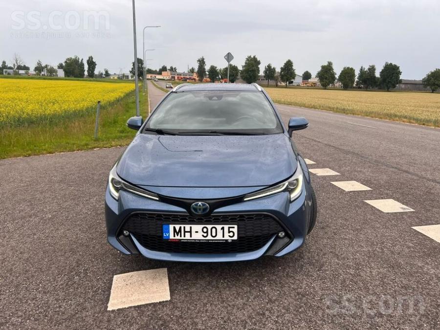 Синий Тойота Королла 2019 в Рига, объемом двигателя 1.80 л и пробегом 98 тыс. км за 19500 €, фото 1 на AUTOMOTO.COM.LV