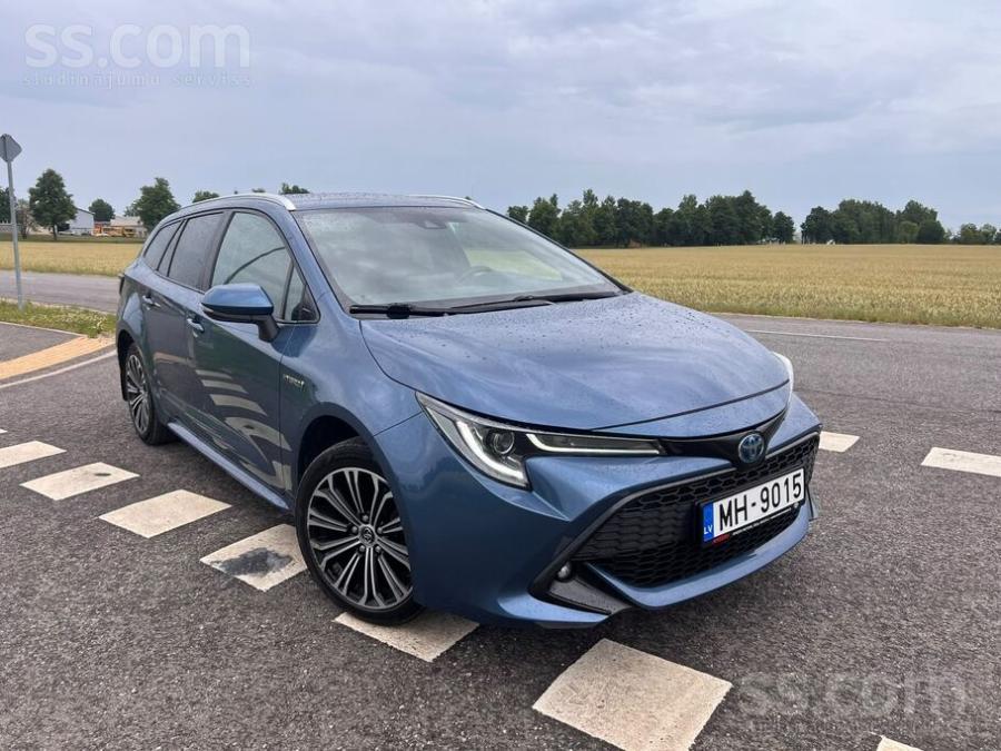 Синий Тойота Королла 2019 в Рига, объемом двигателя 1.80 л и пробегом 98 тыс. км за 19500 €, фото 3 на AUTOMOTO.COM.LV