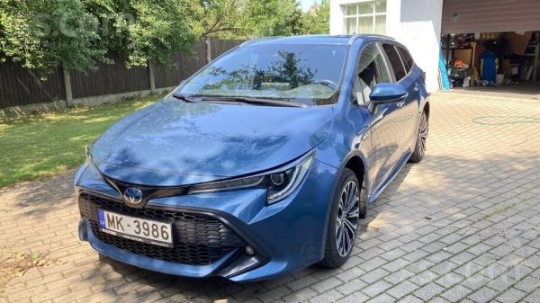 Blue Toyota Corolla 2020 in Liepaja, with an engine capacity of 1.80 L and mileage of 160 thousand km for 18000 €, photo 6 on AUTOMOTO.COM.LV