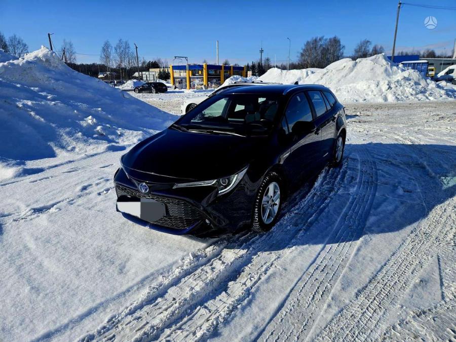 Blue Toyota Corolla 2021 in Panevezys, with an engine capacity of 1.80 L and mileage of 78 thousand km for 18500 €, photo 2 on AUTOMOTO.COM.LV