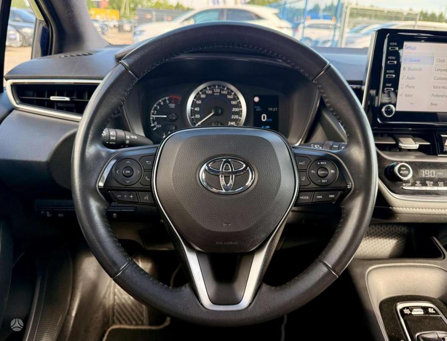 Zils Toyota Corolla 2021 Panevēža, ar dzinēja tilpumu 1.80 L un nobraukumu 55 tūkst. km par 16500 €, foto 15 vietnē AUTOMOTO.COM.LV