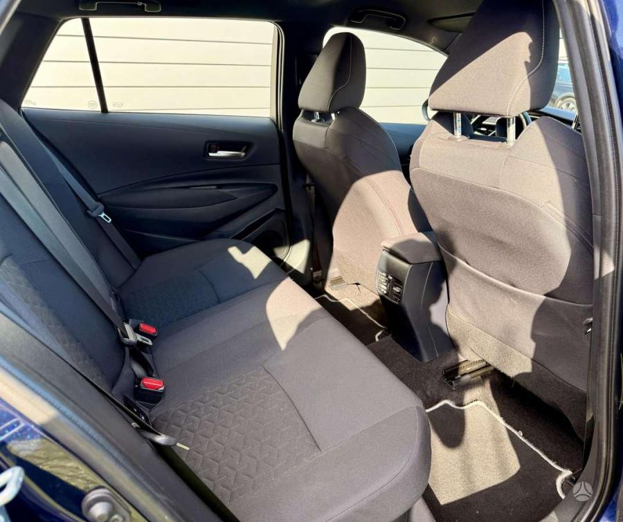 Zils Toyota Corolla 2021 Panevēža, ar dzinēja tilpumu 1.80 L un nobraukumu 55 tūkst. km par 16500 €, foto 25 vietnē AUTOMOTO.COM.LV