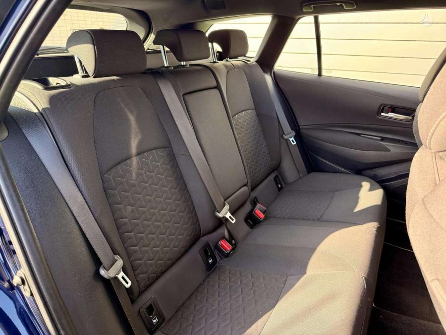 Zils Toyota Corolla 2021 Panevēža, ar dzinēja tilpumu 1.80 L un nobraukumu 55 tūkst. km par 16500 €, foto 26 vietnē AUTOMOTO.COM.LV