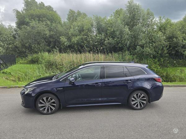 Blue Toyota Corolla 2021 in Kaunas, with an engine capacity of 1.80 L and mileage of 206 thousand km for 18200 €, photo 2 on AUTOMOTO.COM.LV