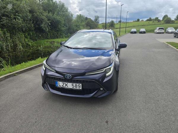 Blue Toyota Corolla 2021 in Kaunas, with an engine capacity of 1.80 L and mileage of 206 thousand km for 18200 €, photo 3 on AUTOMOTO.COM.LV