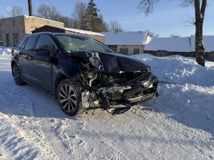 Blue Toyota Corolla 2022 in Trakai, with an engine capacity of 1.80 L and mileage of 30 thousand km for 11200 €, photo 2 on AUTOMOTO.COM.LV