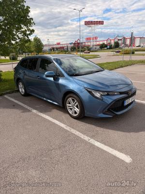 Blue Toyota Corolla 2022 in Tallinn, with an engine capacity of 1.20 L and mileage of 19 thousand km for 17000 €, photo 5 on AUTOMOTO.COM.LV