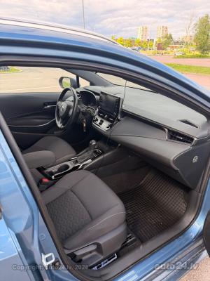 Blue Toyota Corolla 2022 in Tallinn, with an engine capacity of 1.20 L and mileage of 19 thousand km for 17000 €, photo 6 on AUTOMOTO.COM.LV