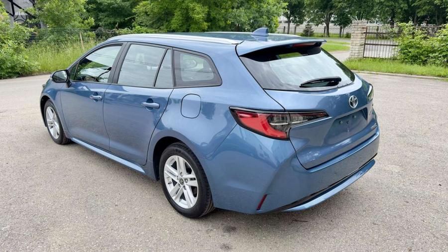 Blue Toyota Corolla 2022 in Prienai, with an engine capacity of 1.80 L and mileage of 79 thousand km for 16750 €, photo 4 on AUTOMOTO.COM.LV