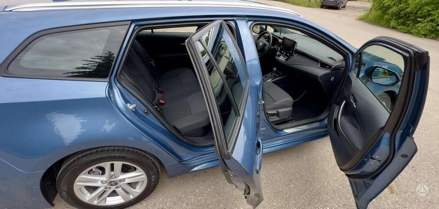 Blue Toyota Corolla 2022 in Prienai, with an engine capacity of 1.80 L and mileage of 79 thousand km for 16750 €, photo 11 on AUTOMOTO.COM.LV