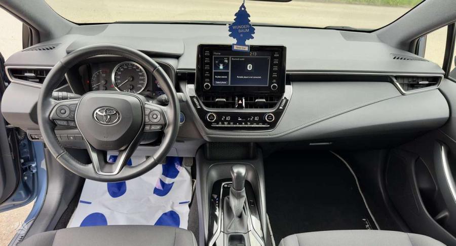 Blue Toyota Corolla 2022 in Prienai, with an engine capacity of 1.80 L and mileage of 79 thousand km for 16750 €, photo 14 on AUTOMOTO.COM.LV