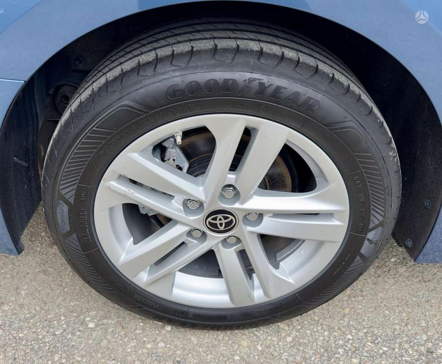 Blue Toyota Corolla 2022 in Prienai, with an engine capacity of 1.80 L and mileage of 79 thousand km for 16750 €, photo 15 on AUTOMOTO.COM.LV