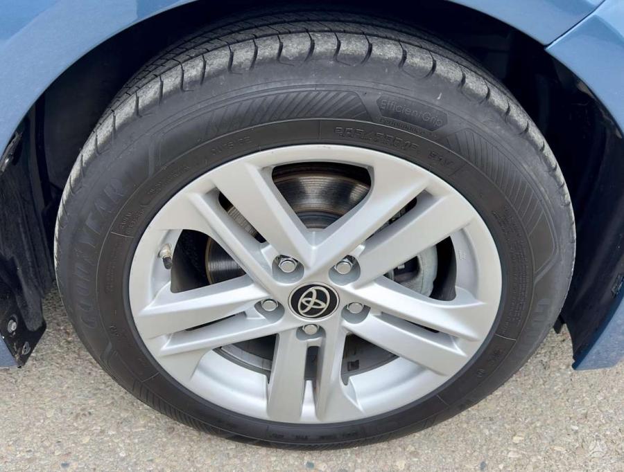 Blue Toyota Corolla 2022 in Prienai, with an engine capacity of 1.80 L and mileage of 79 thousand km for 16750 €, photo 16 on AUTOMOTO.COM.LV