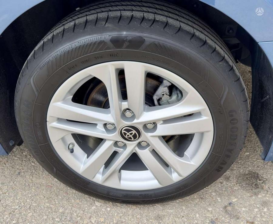 Blue Toyota Corolla 2022 in Prienai, with an engine capacity of 1.80 L and mileage of 79 thousand km for 16750 €, photo 17 on AUTOMOTO.COM.LV