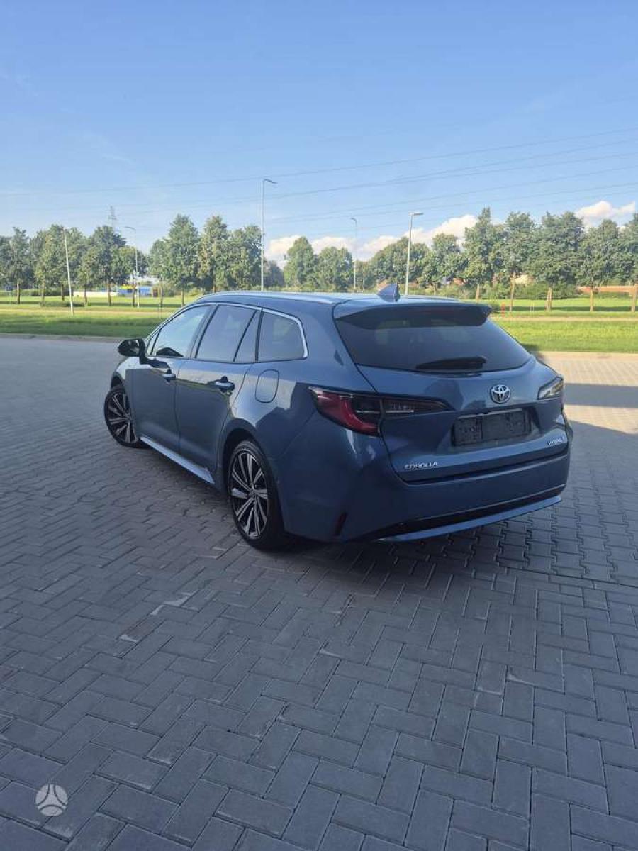 Blue Toyota Corolla 2022 in Siauliai, with an engine capacity of 1.80 L and mileage of 237 thousand km for 14400 €, photo 5 on AUTOMOTO.COM.LV