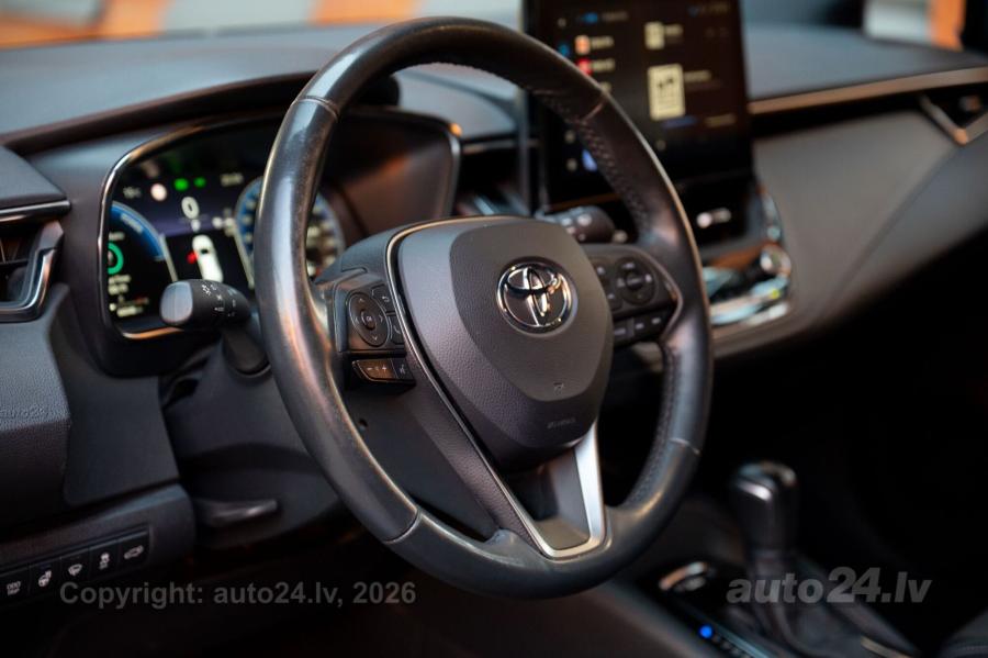 Blue Toyota Corolla 2023 in Tallinn, with an engine capacity of 1.80 L and mileage of 65 thousand km for 23900 €, photo 13 on AUTOMOTO.COM.LV
