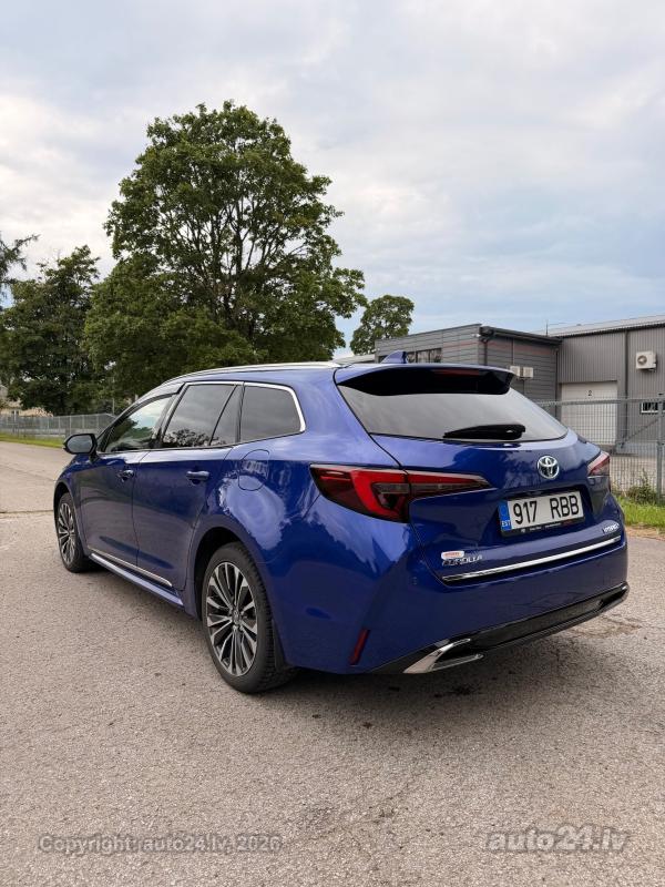 Blue Toyota Corolla 2023 in Tallinn, with an engine capacity of 1.80 L and mileage of 41 thousand km for 23990 €, photo 4 on AUTOMOTO.COM.LV