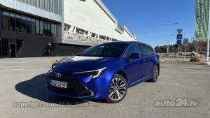 Zils Toyota Corolla 2024 Tallina, ar dzinēja tilpumu 1.70 L un nobraukumu 27 tūkst. km par 24980 €, foto  vietnē AUTOMOTO.COM.LV
