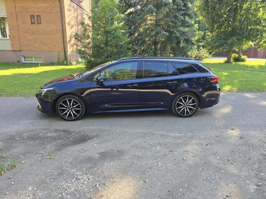 Blue Toyota Corolla 2024 in Prienai, with an engine capacity of 2.00 L and mileage of 142 thousand km for 21500 €, photo 7 on AUTOMOTO.COM.LV