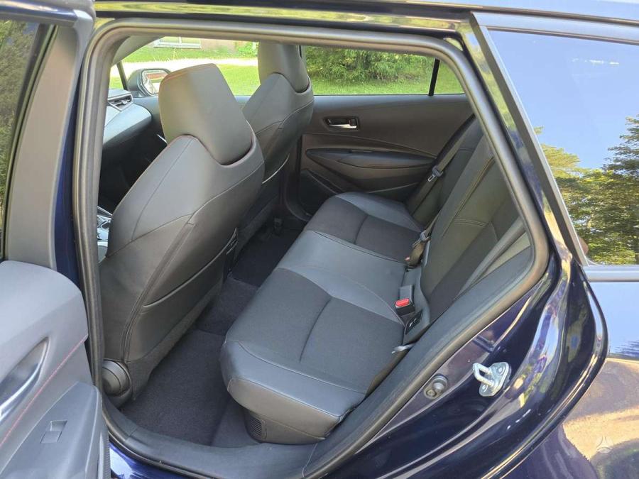 Blue Toyota Corolla 2024 in Prienai, with an engine capacity of 2.00 L and mileage of 142 thousand km for 21500 €, photo 12 on AUTOMOTO.COM.LV