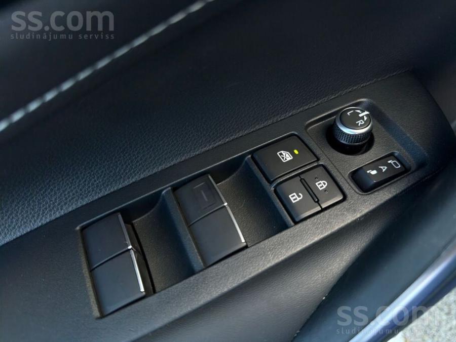 Zils Toyota Corolla 2024 Rīga, ar dzinēja tilpumu 1.80 L un nobraukumu 56 tūkst. km par 25990 €, foto 24 vietnē AUTOMOTO.COM.LV