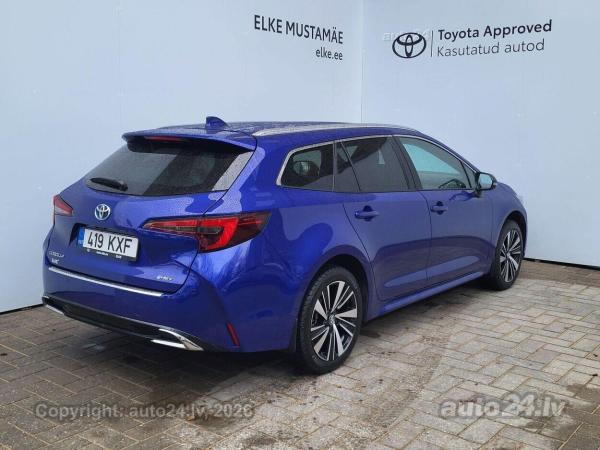 Zils Toyota Corolla 2025 Tallina, ar dzinēja tilpumu 1.80 L un nobraukumu 12 tūkst. km par 27995 €, foto 2 vietnē AUTOMOTO.COM.LV