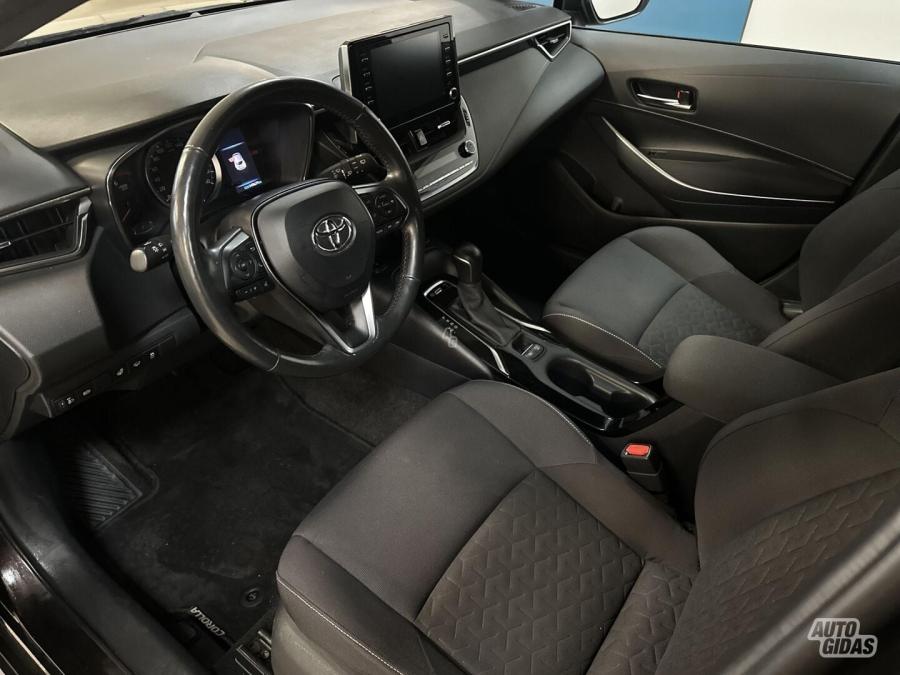 Brown Toyota Corolla 2019 in Vilnius, with an engine capacity of 1.20 L and mileage of 150 thousand km for 14991 €, photo 8 on AUTOMOTO.COM.LV