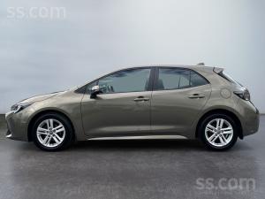 Brown Toyota Corolla 2019 in Riga, with an engine capacity of 1.20 L and mileage of 103 thousand km for 13180 €, photo 3 on AUTOMOTO.COM.LV
