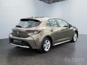Brown Toyota Corolla 2019 in Riga, with an engine capacity of 1.20 L and mileage of 103 thousand km for 13180 €, photo 6 on AUTOMOTO.COM.LV