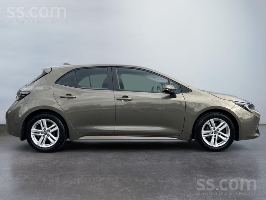 Brown Toyota Corolla 2019 in Riga, with an engine capacity of 1.20 L and mileage of 103 thousand km for 13180 €, photo 7 on AUTOMOTO.COM.LV
