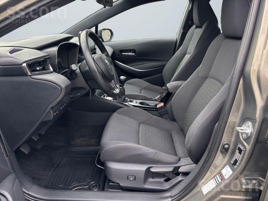 Brown Toyota Corolla 2019 in Riga, with an engine capacity of 1.20 L and mileage of 103 thousand km for 13180 €, photo 10 on AUTOMOTO.COM.LV