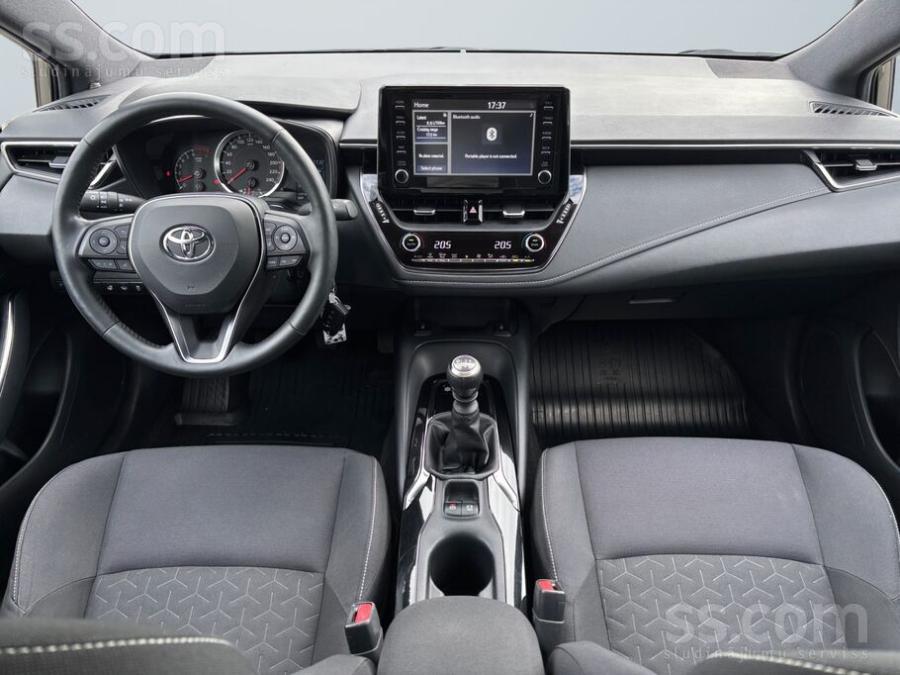 Brown Toyota Corolla 2019 in Riga, with an engine capacity of 1.20 L and mileage of 103 thousand km for 13180 €, photo 11 on AUTOMOTO.COM.LV