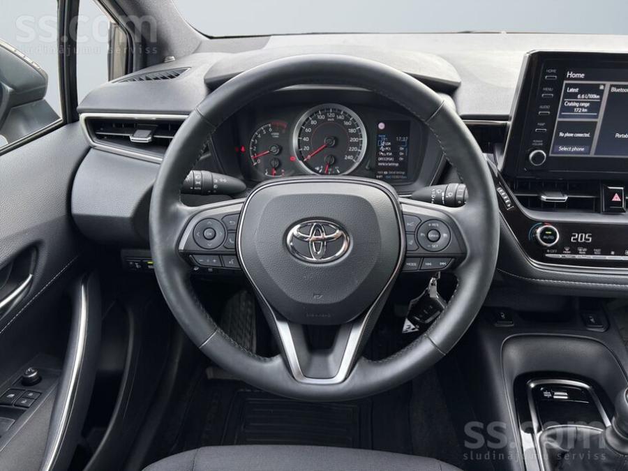 Brown Toyota Corolla 2019 in Riga, with an engine capacity of 1.20 L and mileage of 103 thousand km for 13180 €, photo 13 on AUTOMOTO.COM.LV