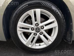 Brown Toyota Corolla 2019 in Riga, with an engine capacity of 1.20 L and mileage of 103 thousand km for 13180 €, photo 15 on AUTOMOTO.COM.LV